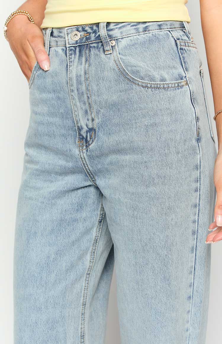 Alex Light Wash Denim Jeans – Beginning Boutique US